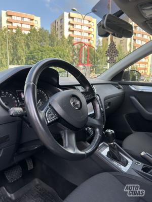 Brown Skoda Octavia 2015 in Kaunas, with an engine capacity of 1.60 L and mileage of 376 thousand km for 5900 €, photo 10 on AUTOMOTO.COM.LV