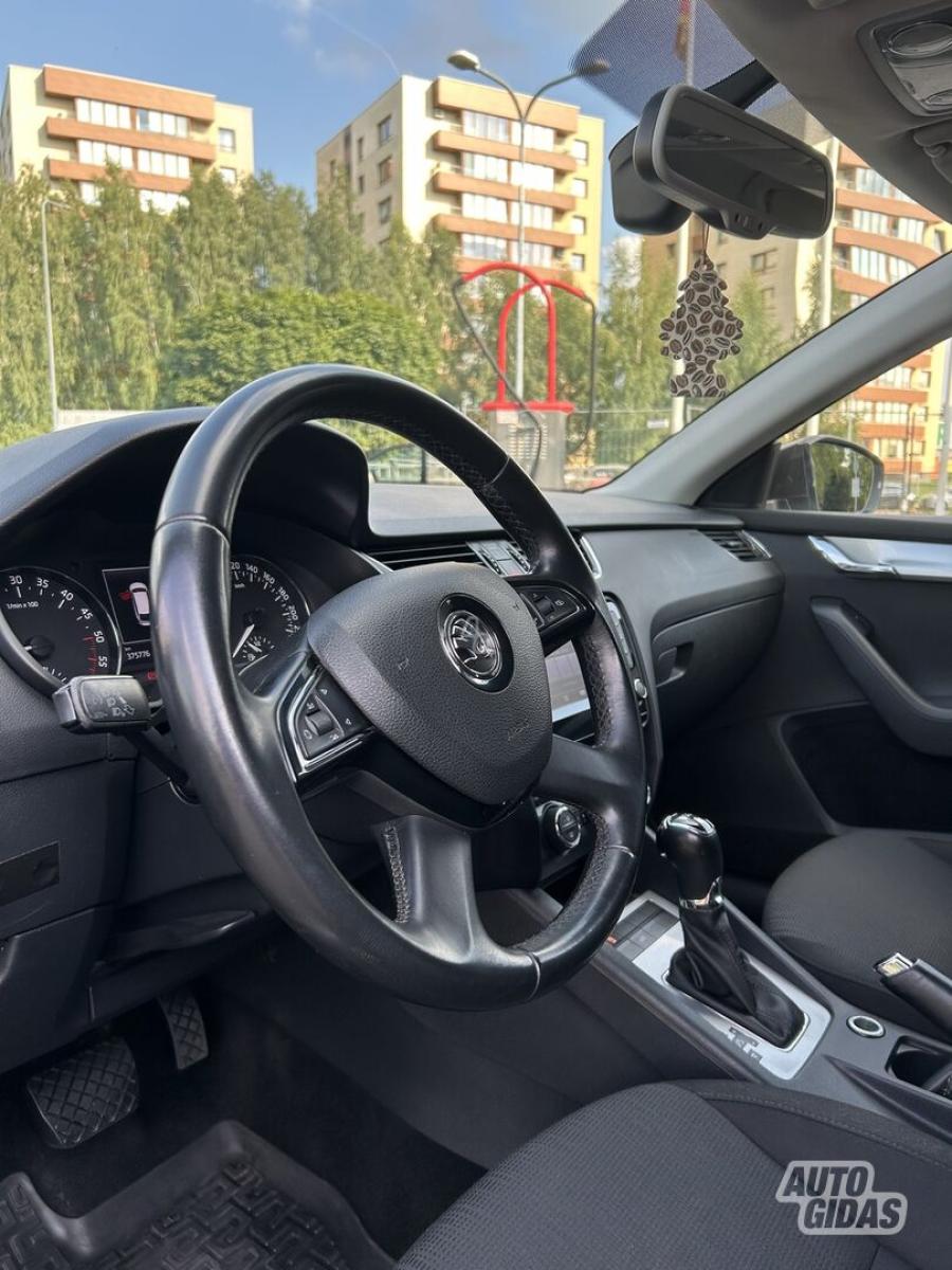 Brown Skoda Octavia 2015 in Kaunas, with an engine capacity of 1.60 L and mileage of 376 thousand km for 5900 €, photo 10 on AUTOMOTO.COM.LV