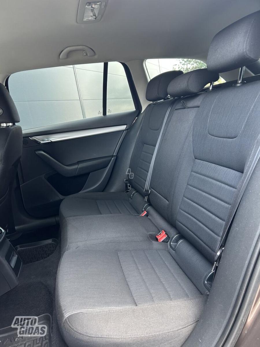 Brown Skoda Octavia 2015 in Kaunas, with an engine capacity of 1.60 L and mileage of 376 thousand km for 5900 €, photo 16 on AUTOMOTO.COM.LV