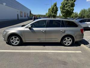 Brown Skoda Octavia 2015 in Vilnius, with an engine capacity of 1.60 L and mileage of 268 thousand km for 5699 €, photo 4 on AUTOMOTO.COM.LV