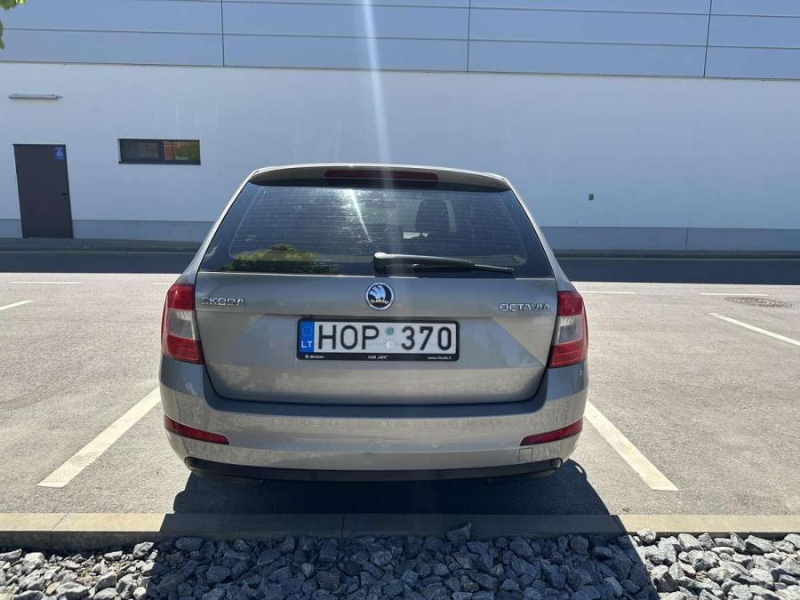 Brown Skoda Octavia 2015 in Vilnius, with an engine capacity of 1.60 L and mileage of 268 thousand km for 5699 €, photo 5 on AUTOMOTO.COM.LV