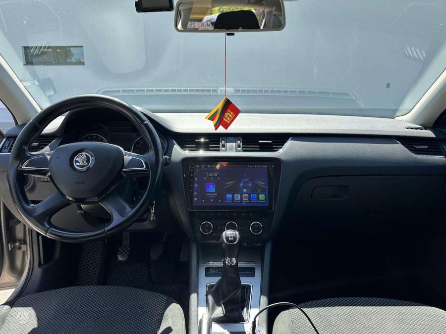 Brown Skoda Octavia 2015 in Vilnius, with an engine capacity of 1.60 L and mileage of 268 thousand km for 5699 €, photo 15 on AUTOMOTO.COM.LV
