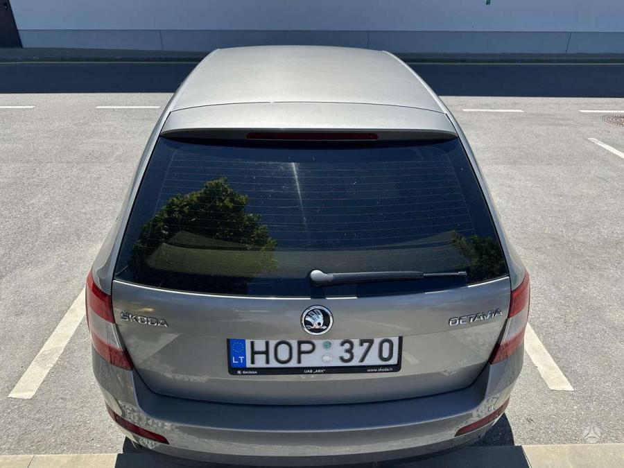 Brown Skoda Octavia 2015 in Vilnius, with an engine capacity of 1.60 L and mileage of 268 thousand km for 5699 €, photo 17 on AUTOMOTO.COM.LV