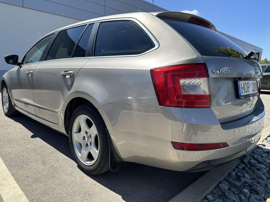 Brown Skoda Octavia 2015 in Vilnius, with an engine capacity of 1.60 L and mileage of 268 thousand km for 5699 €, photo 18 on AUTOMOTO.COM.LV