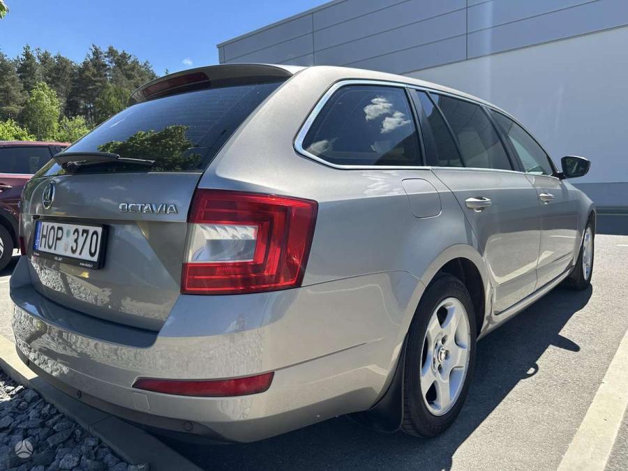 Brown Skoda Octavia 2015 in Vilnius, with an engine capacity of 1.60 L and mileage of 268 thousand km for 5699 €, photo 19 on AUTOMOTO.COM.LV
