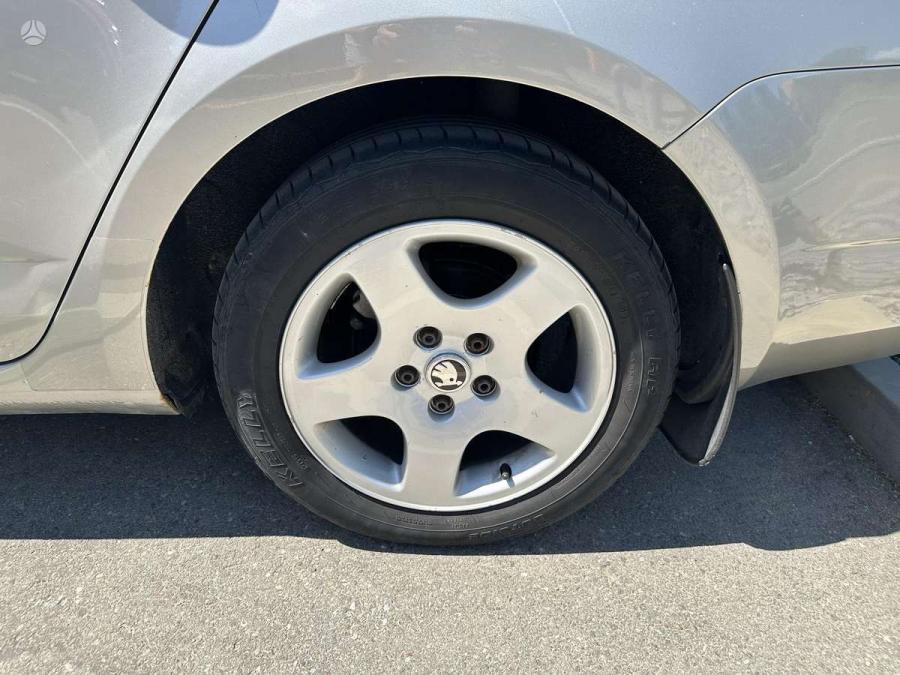 Brown Skoda Octavia 2015 in Vilnius, with an engine capacity of 1.60 L and mileage of 268 thousand km for 5699 €, photo 26 on AUTOMOTO.COM.LV