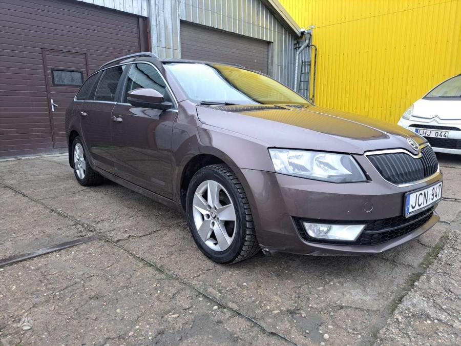 Brown Skoda Octavia 2016 in Kaunas, with an engine capacity of 1.60 L and mileage of 253 thousand km for 5850 €, photo 2 on AUTOMOTO.COM.LV