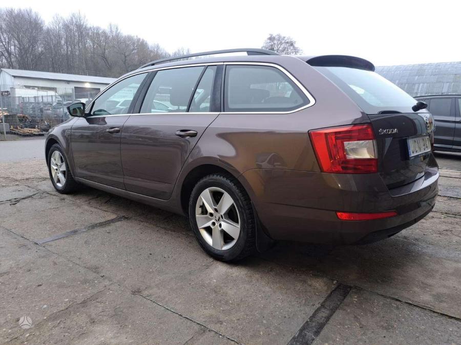 Brown Skoda Octavia 2016 in Kaunas, with an engine capacity of 1.60 L and mileage of 253 thousand km for 5850 €, photo 4 on AUTOMOTO.COM.LV
