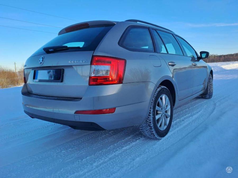 Brown Skoda Octavia 2016 in Radviliskis, with an engine capacity of 1.40 L and mileage of 201 thousand km for 6290 €, photo 4 on AUTOMOTO.COM.LV
