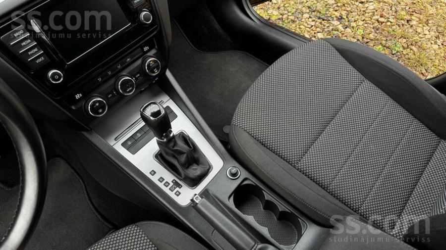 Brūns Skoda Octavia 2016 Rīga, ar dzinēja tilpumu 1.60 L un nobraukumu 191 tūkst. km par 8000 €, foto 17 vietnē AUTOMOTO.COM.LV