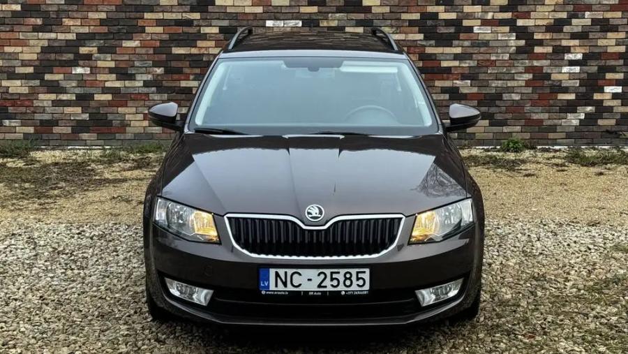 Brūns Skoda Octavia 2016 Rīga, ar dzinēja tilpumu 1.60 L un nobraukumu 191 tūkst. km par 8000 €, foto 1 vietnē AUTOMOTO.COM.LV
