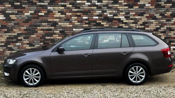 Brown Skoda Octavia 2016 in Riga, with an engine capacity of 1.60 L and mileage of 191 thousand km for 8000 €, photo 3 on AUTOMOTO.COM.LV