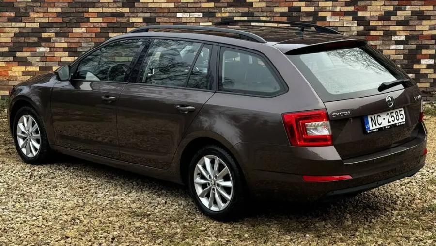 Brūns Skoda Octavia 2016 Rīga, ar dzinēja tilpumu 1.60 L un nobraukumu 191 tūkst. km par 8000 €, foto 5 vietnē AUTOMOTO.COM.LV