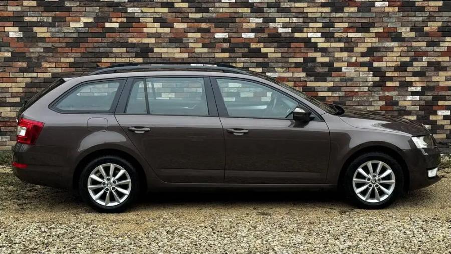 Brūns Skoda Octavia 2016 Rīga, ar dzinēja tilpumu 1.60 L un nobraukumu 191 tūkst. km par 8000 €, foto 8 vietnē AUTOMOTO.COM.LV