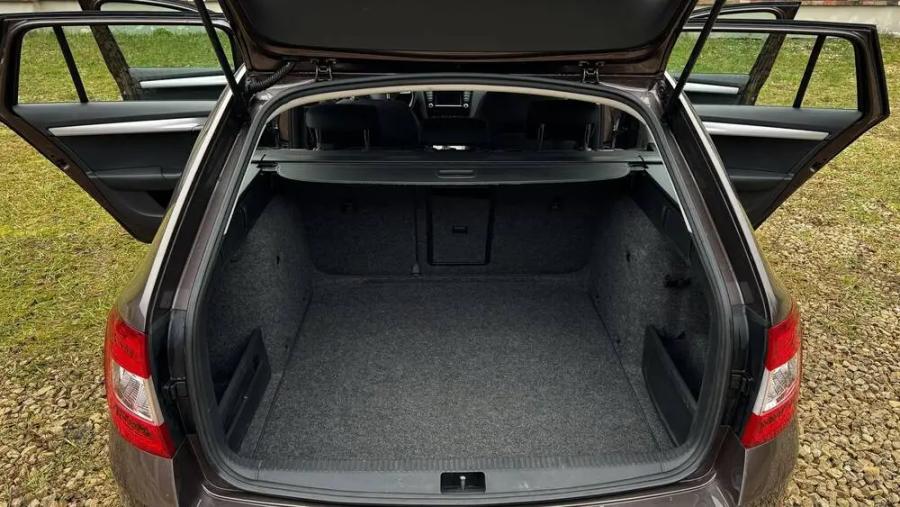 Brūns Skoda Octavia 2016 Rīga, ar dzinēja tilpumu 1.60 L un nobraukumu 191 tūkst. km par 8000 €, foto 10 vietnē AUTOMOTO.COM.LV