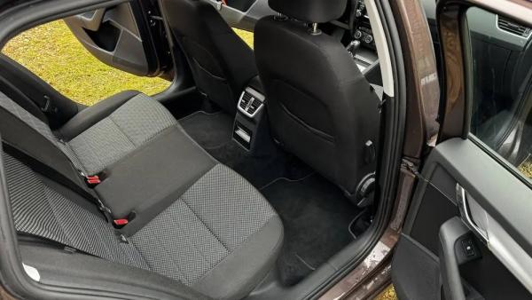Brown Skoda Octavia 2016 in Riga, with an engine capacity of 1.60 L and mileage of 191 thousand km for 8000 €, photo 10 on AUTOMOTO.COM.LV