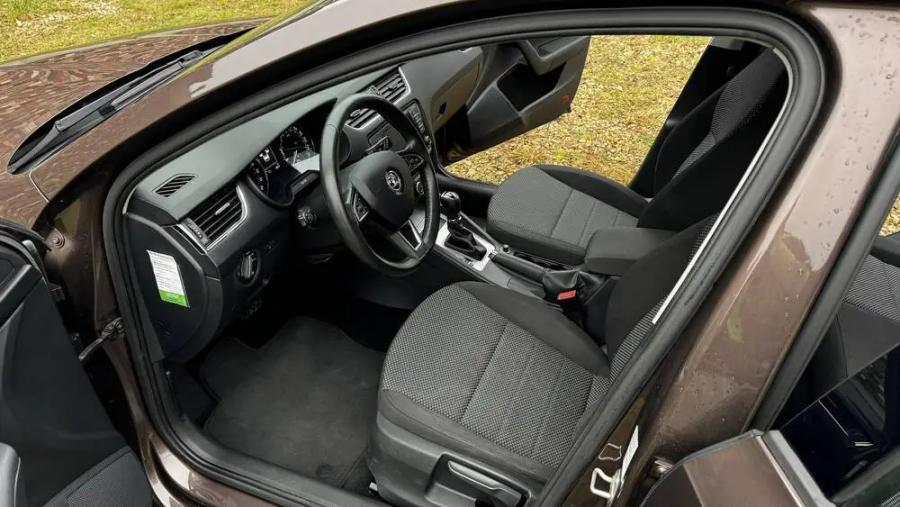 Brūns Skoda Octavia 2016 Rīga, ar dzinēja tilpumu 1.60 L un nobraukumu 191 tūkst. km par 8000 €, foto 13 vietnē AUTOMOTO.COM.LV