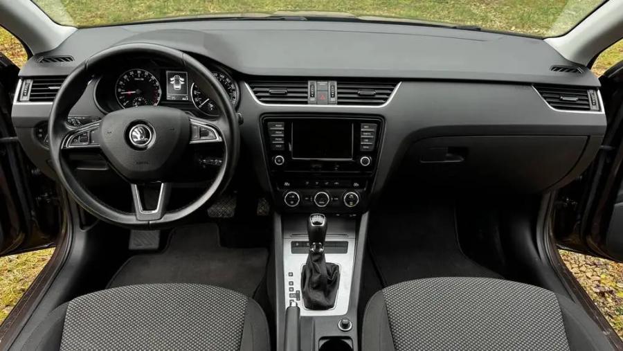 Brūns Skoda Octavia 2016 Rīga, ar dzinēja tilpumu 1.60 L un nobraukumu 191 tūkst. km par 8000 €, foto 15 vietnē AUTOMOTO.COM.LV