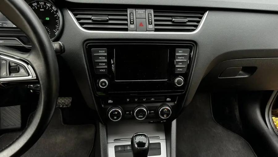 Brūns Skoda Octavia 2016 Rīga, ar dzinēja tilpumu 1.60 L un nobraukumu 191 tūkst. km par 8000 €, foto 18 vietnē AUTOMOTO.COM.LV