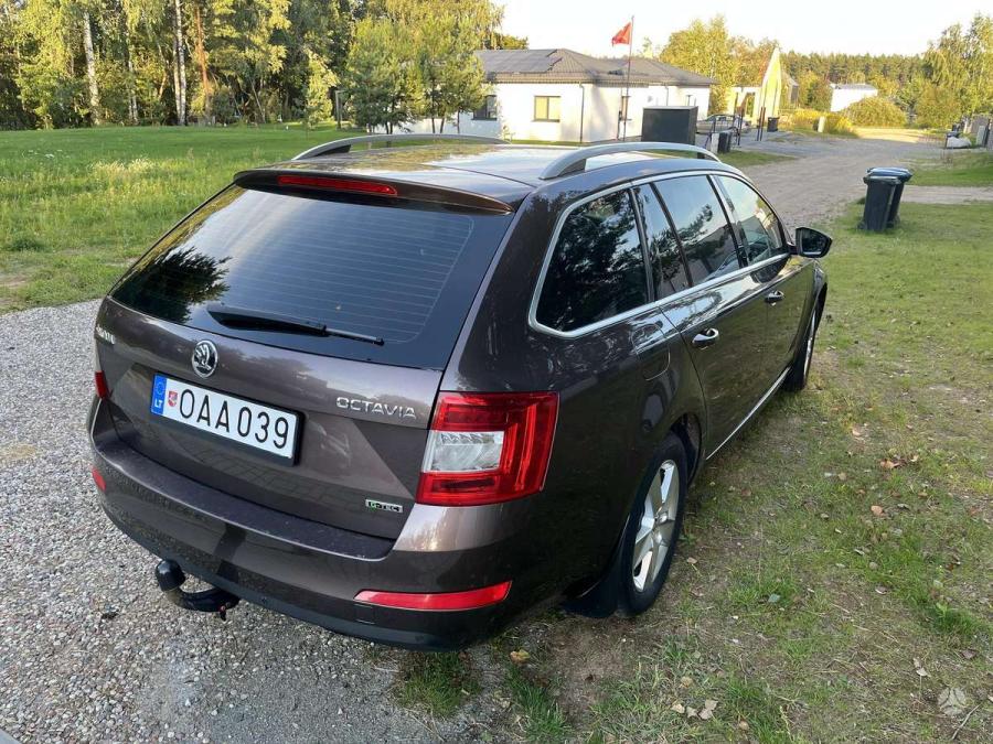 Brūns Skoda Octavia 2016 Viļņa, ar dzinēja tilpumu 1.40 L un nobraukumu 226 tūkst. km par 7600 €, foto 9 vietnē AUTOMOTO.COM.LV