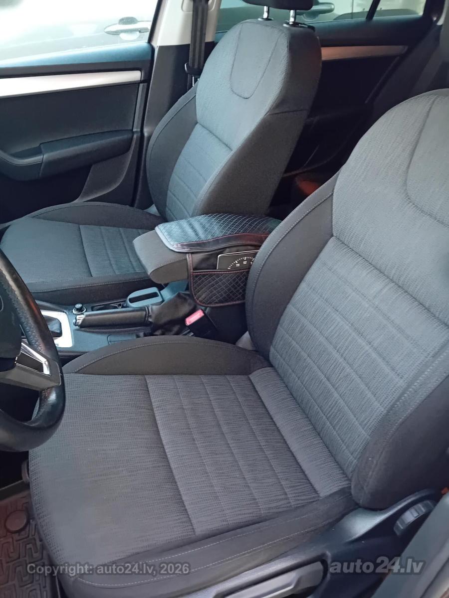 Brown Skoda Octavia 2017 in Tallinn, with an engine capacity of 1.40 L and mileage of 113 thousand km for 9999 €, photo 13 on AUTOMOTO.COM.LV