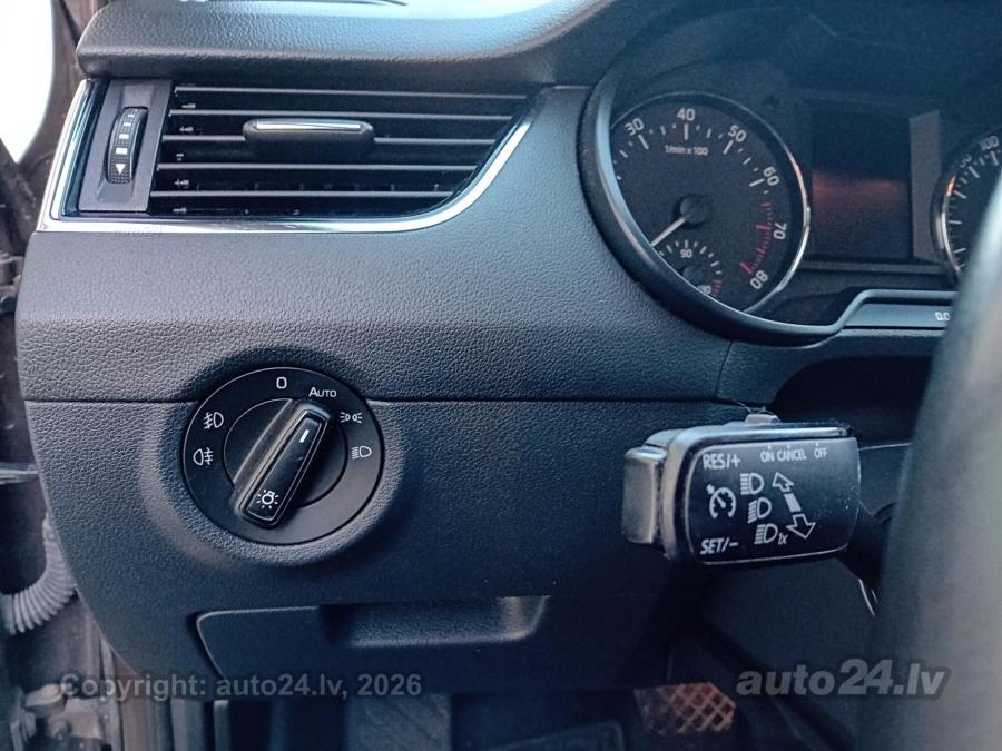 Brown Skoda Octavia 2017 in Tallinn, with an engine capacity of 1.40 L and mileage of 113 thousand km for 9999 €, photo 14 on AUTOMOTO.COM.LV