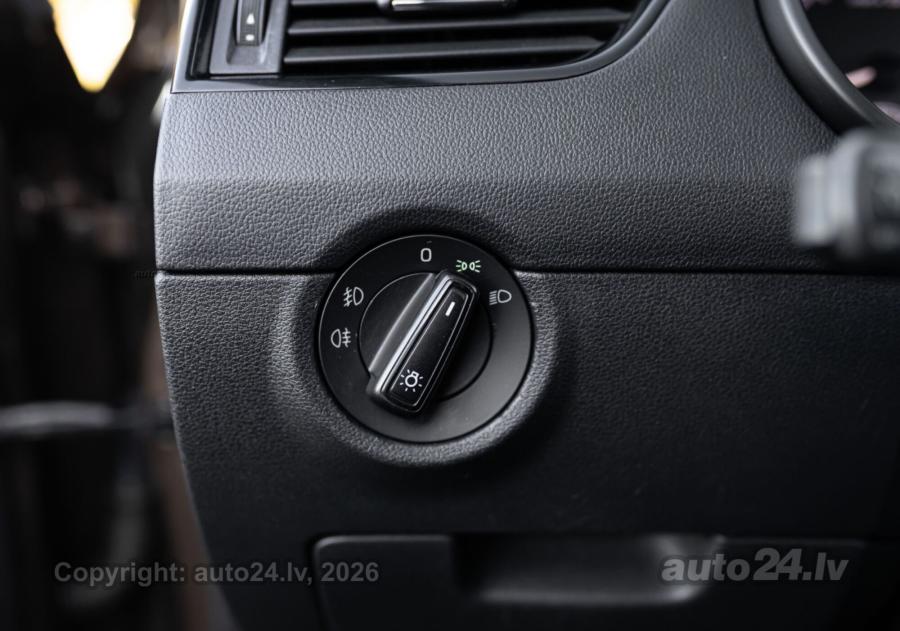 Brūns Skoda Octavia 2017 Tallina, ar dzinēja tilpumu 1.40 L un nobraukumu 336 tūkst. km par 4999 €, foto 24 vietnē AUTOMOTO.COM.LV