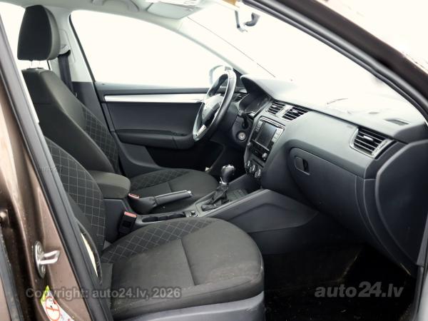 Brown Skoda Octavia 2019 in Tallinn, with an engine capacity of 1.50 L and mileage of 149 thousand km for 3499 €, photo 6 on AUTOMOTO.COM.LV