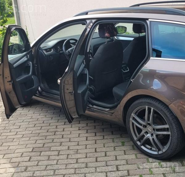 Brown Skoda Octavia 2019 in Riga, with an engine capacity of 2.00 L and mileage of 141 thousand km for 10800 €, photo 5 on AUTOMOTO.COM.LV