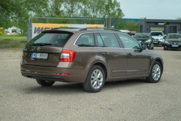 Brown Skoda Octavia 2019 in Riga, with an engine capacity of 1.60 L and mileage of 157 thousand km for 10850 €, photo 4 on AUTOMOTO.COM.LV