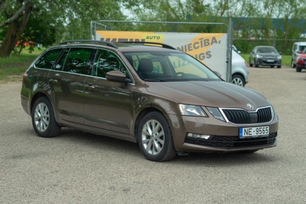 Brown Skoda Octavia 2019 in Riga, with an engine capacity of 1.60 L and mileage of 157 thousand km for 10850 €, photo 5 on AUTOMOTO.COM.LV