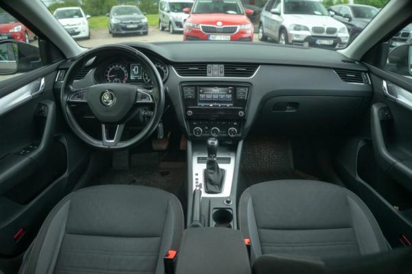 Brown Skoda Octavia 2019 in Riga, with an engine capacity of 1.60 L and mileage of 157 thousand km for 10850 €, photo 7 on AUTOMOTO.COM.LV