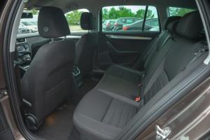 Brown Skoda Octavia 2019 in Riga, with an engine capacity of 1.60 L and mileage of 157 thousand km for 10850 €, photo 10 on AUTOMOTO.COM.LV