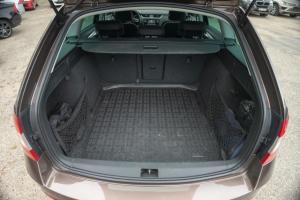 Brown Skoda Octavia 2019 in Riga, with an engine capacity of 1.60 L and mileage of 157 thousand km for 10850 €, photo 11 on AUTOMOTO.COM.LV