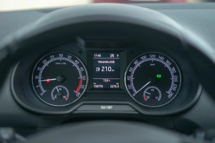 Brown Skoda Octavia 2019 in Riga, with an engine capacity of 1.60 L and mileage of 157 thousand km for 10850 €, photo 14 on AUTOMOTO.COM.LV