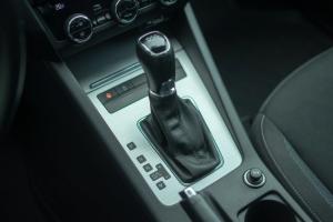 Brown Skoda Octavia 2019 in Riga, with an engine capacity of 1.60 L and mileage of 157 thousand km for 10850 €, photo 15 on AUTOMOTO.COM.LV