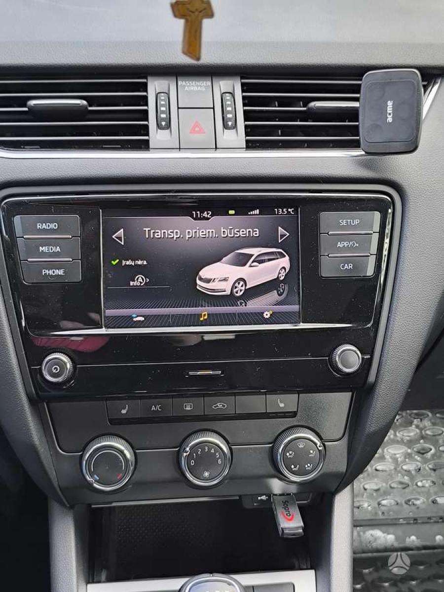 Brūns Skoda Octavia 2019 Viļņa, ar dzinēja tilpumu 1.60 L un nobraukumu 371 tūkst. km par 8000 €, foto 35 vietnē AUTOMOTO.COM.LV