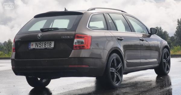 Brown Skoda Octavia 2019 in Vilnius, with an engine capacity of 1.60 L and mileage of 371 thousand km for 7899 €, photo 5 on AUTOMOTO.COM.LV