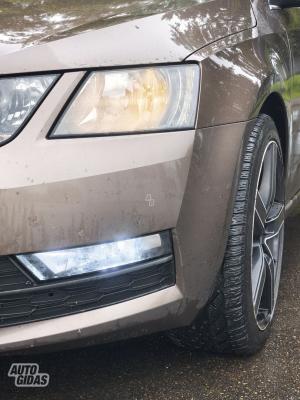 Brown Skoda Octavia 2019 in Vilnius, with an engine capacity of 1.60 L and mileage of 371 thousand km for 7950 €, photo 15 on AUTOMOTO.COM.LV
