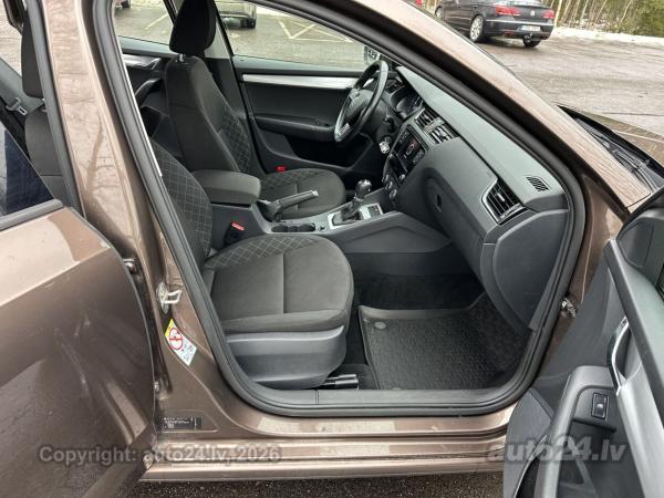 Brown Skoda Octavia 2020 in Tallinn, with an engine capacity of 1.50 L and mileage of 163 thousand km for 9990 €, photo 11 on AUTOMOTO.COM.LV