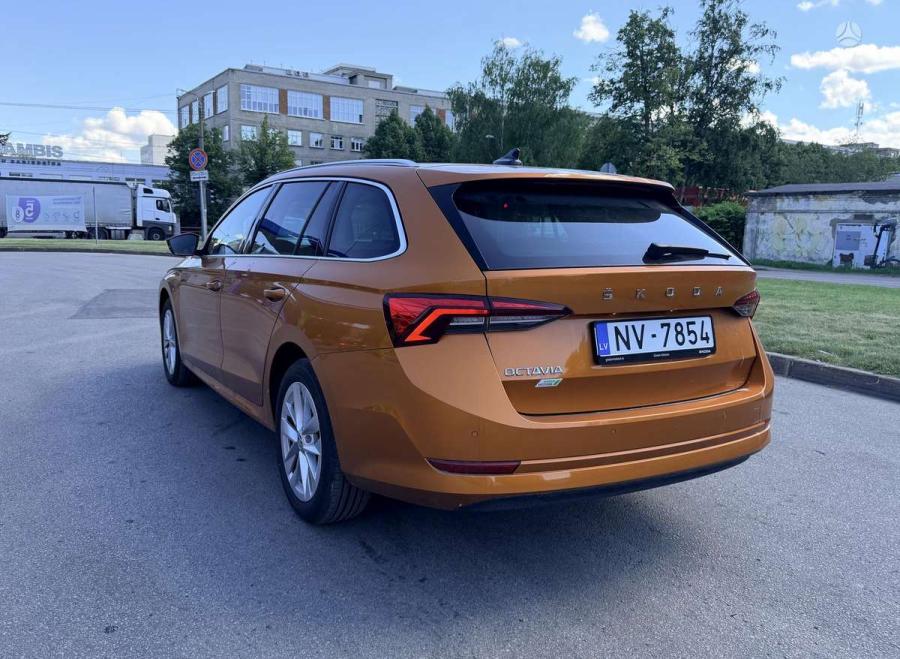 Brūns Skoda Octavia 2024 Jūrmala, ar dzinēja tilpumu 1.97 L un nobraukumu 6 tūkst. km par 8900 €, foto 3 vietnē AUTOMOTO.COM.LV