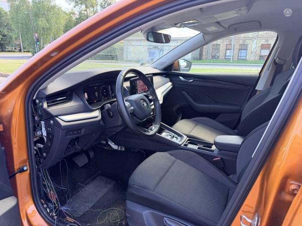 Brūns Skoda Octavia 2024 Jūrmala, ar dzinēja tilpumu 1.97 L un nobraukumu 6 tūkst. km par 8900 €, foto 8 vietnē AUTOMOTO.COM.LV