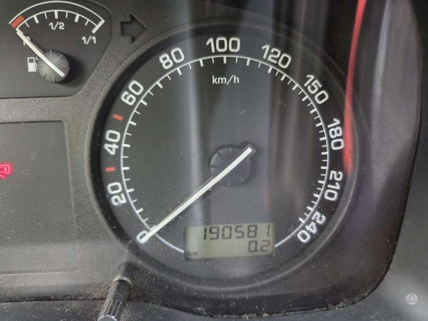 Zaļš Skoda Octavia 2004 Viļņa, ar dzinēja tilpumu 1.90 L un nobraukumu 190 tūkst. km par 550 €, foto 7 vietnē AUTOMOTO.COM.LV
