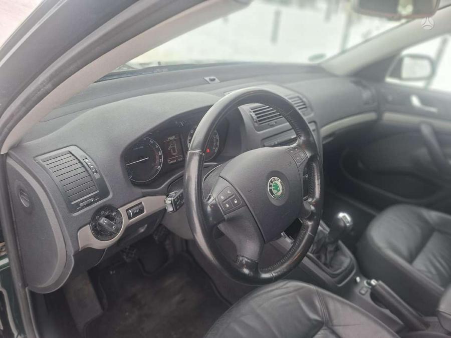 Zaļš Skoda Octavia 2005 Raseiniai, ar dzinēja tilpumu 1.97 L un nobraukumu 184 tūkst. km par 1990 €, foto 8 vietnē AUTOMOTO.COM.LV