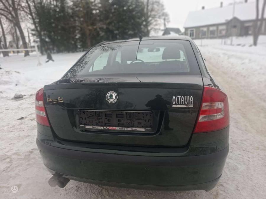 Zaļš Skoda Octavia 2005 Raseiniai, ar dzinēja tilpumu 1.97 L un nobraukumu 184 tūkst. km par 1990 €, foto 19 vietnē AUTOMOTO.COM.LV