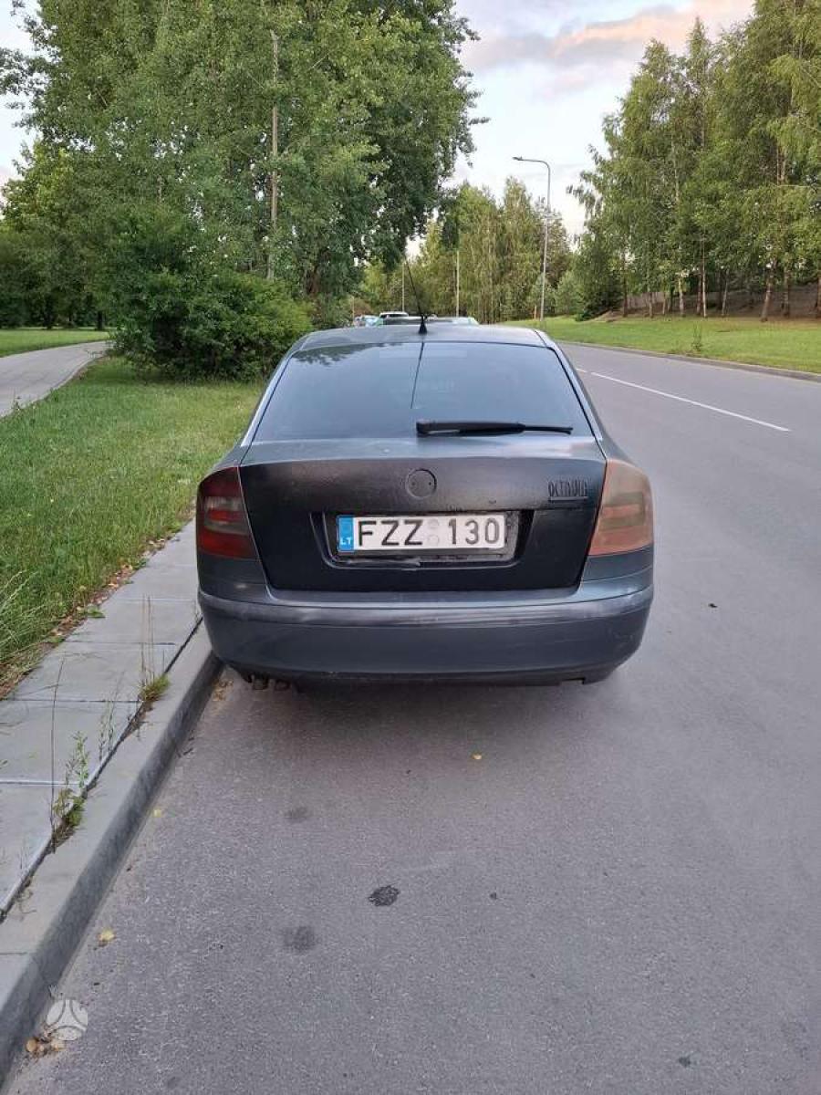 Green Skoda Octavia 2005 in Vilnius, with an engine capacity of 1.90 L and mileage of 400 thousand km for 500 €, photo 4 on AUTOMOTO.COM.LV