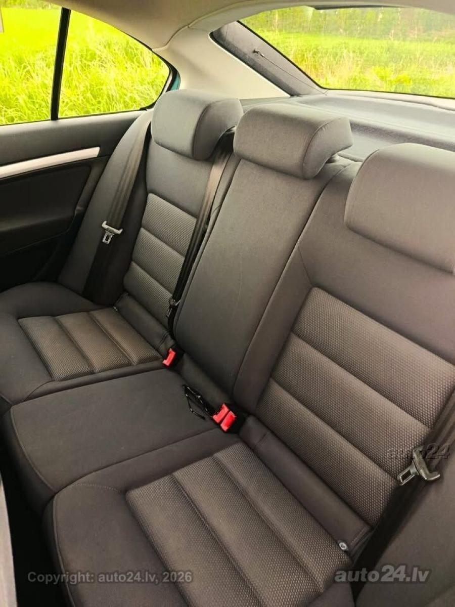 Zaļš Skoda Octavia 2006 Tartu, ar dzinēja tilpumu 1.60 L un nobraukumu 255 tūkst. km par 1200 €, foto 6 vietnē AUTOMOTO.COM.LV