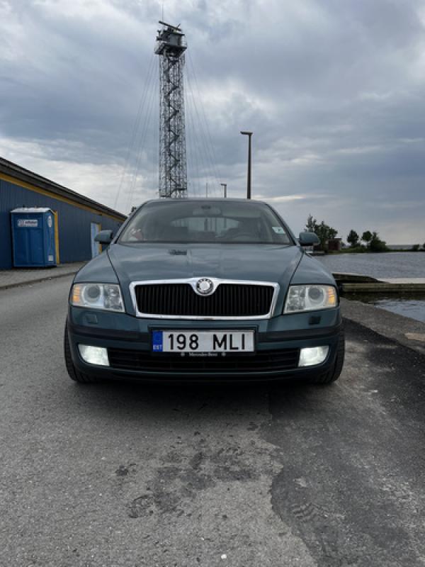 Green Skoda Octavia 2008 in Narva, with an engine capacity of 1.90 L and mileage of 440 thousand km for 2500 €, photo 2 on AUTOMOTO.COM.LV
