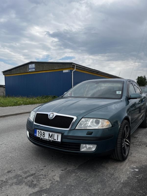 Green Skoda Octavia 2008 in Narva, with an engine capacity of 1.90 L and mileage of 440 thousand km for 2500 €, photo 3 on AUTOMOTO.COM.LV