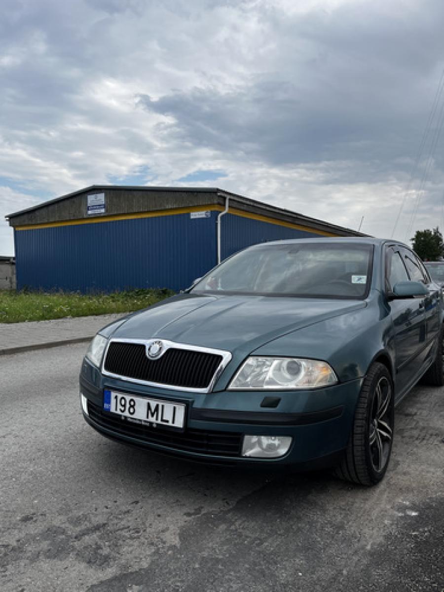 Green Skoda Octavia 2008 in Narva, with an engine capacity of 1.90 L and mileage of 440 thousand km for 2500 €, photo 4 on AUTOMOTO.COM.LV